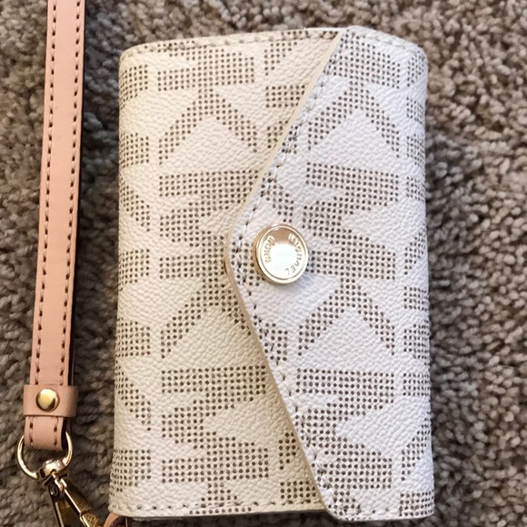 Michael Kors | Bags | Michael Kors Mini Logo Wristlet | Poshmark